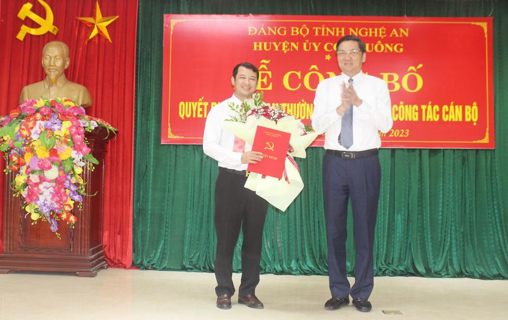 Công bố và trao quyết định bổ nhiệm Bí thư Huyện ủy Con Cuông