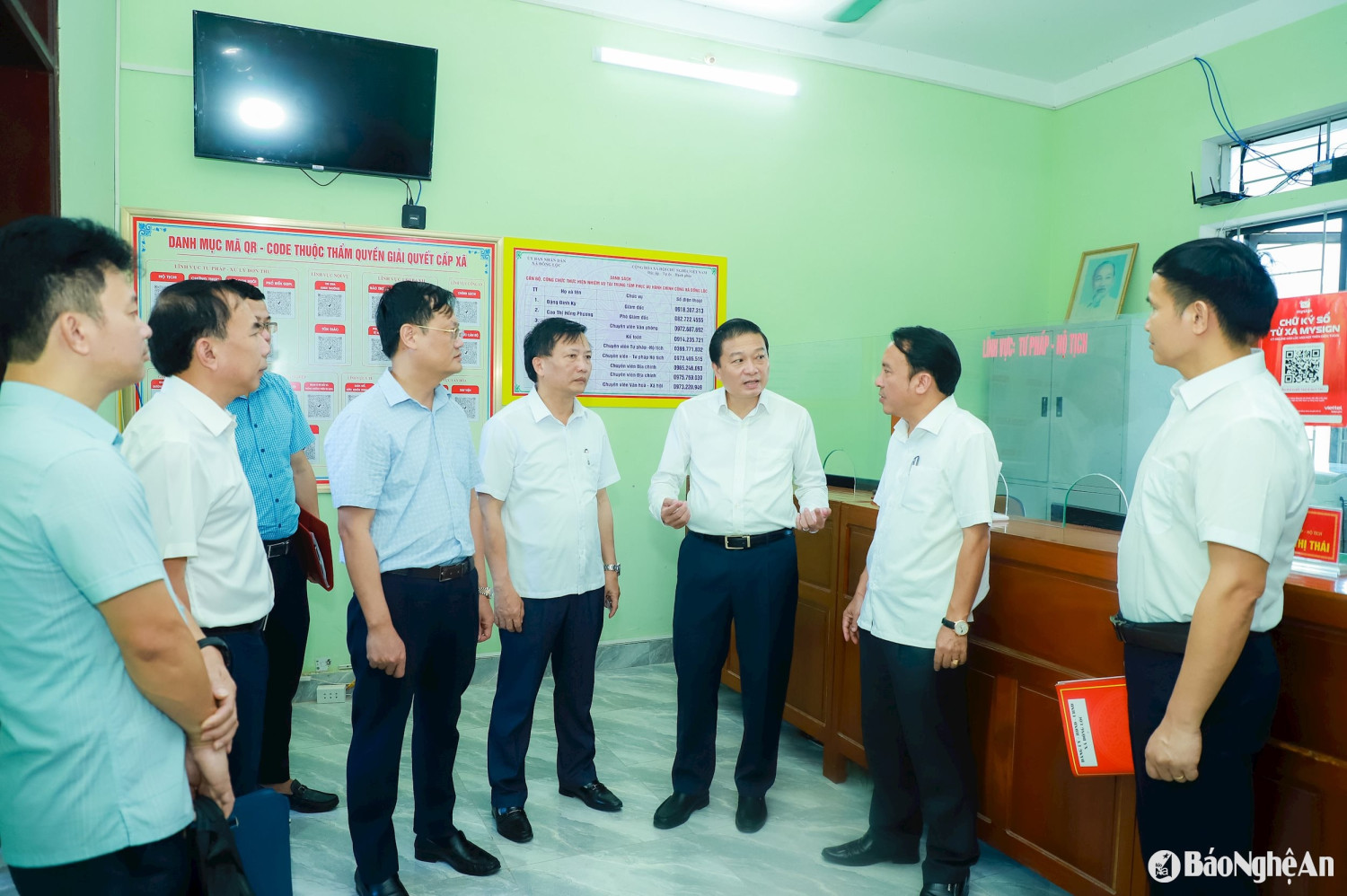 Chủ tịch UBND tỉnh Nghệ An Lê Hồng Vinh kiểm tra công tác chuẩn bị vận ...